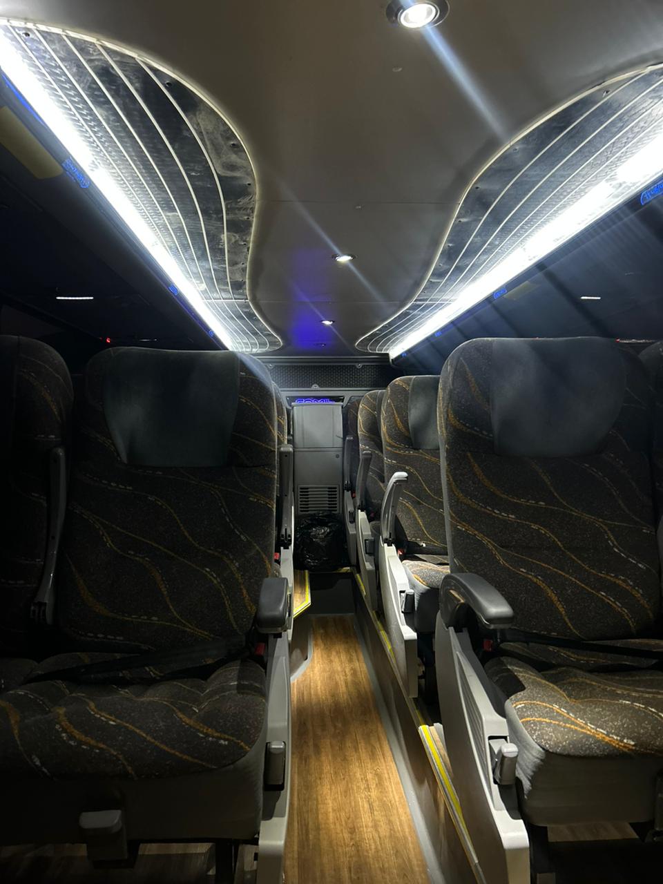 Ônibus Comil Invictus DD - Facilita Bus