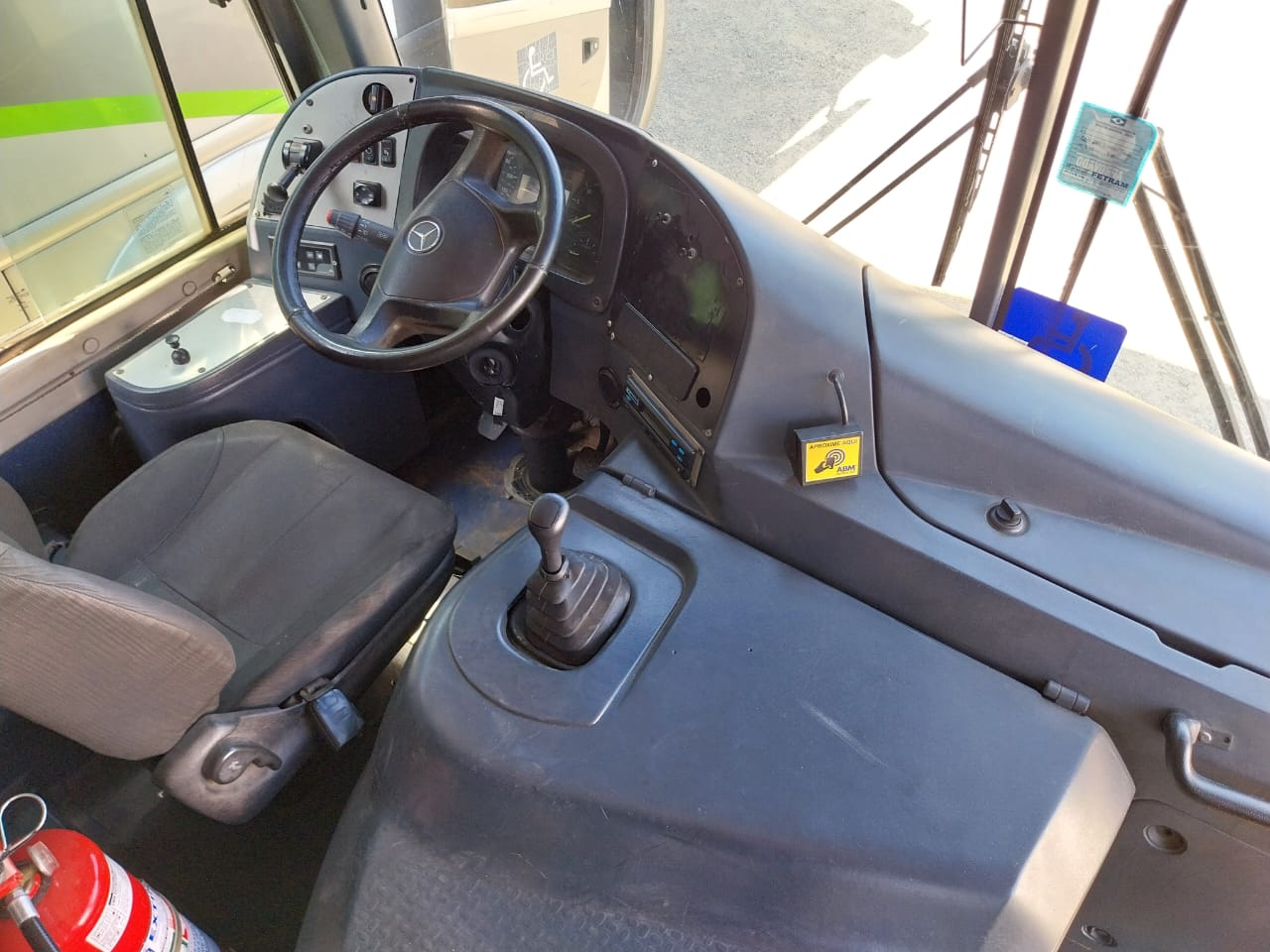 Ônibus Neobus N10 - Facilita Bus