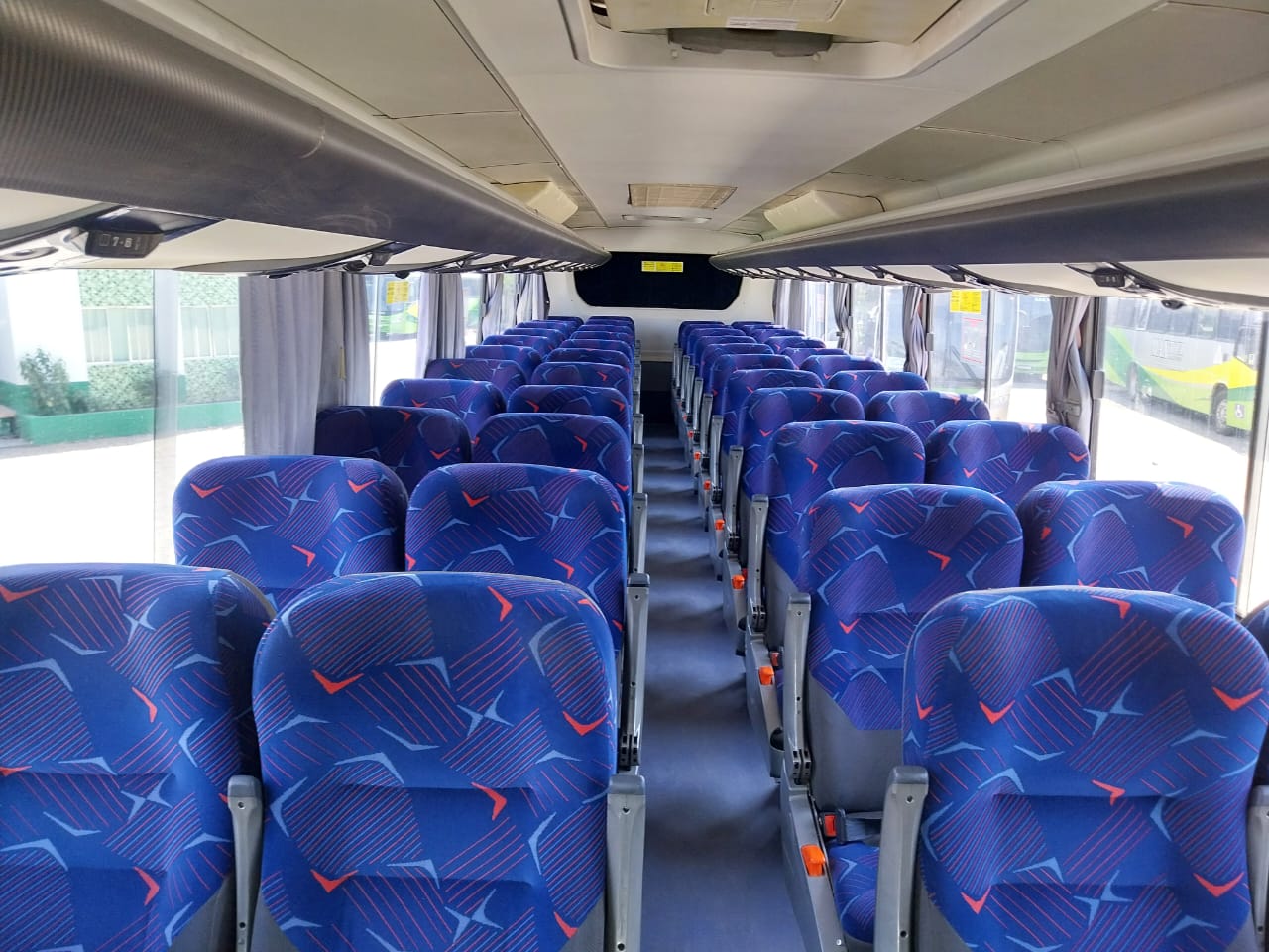 Ônibus Neobus N10 - Facilita Bus